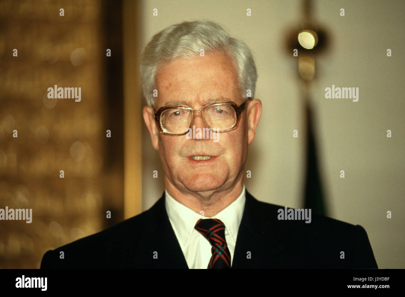 Kuwait City - 12 October 1994 - US Secretary of State Warren ...