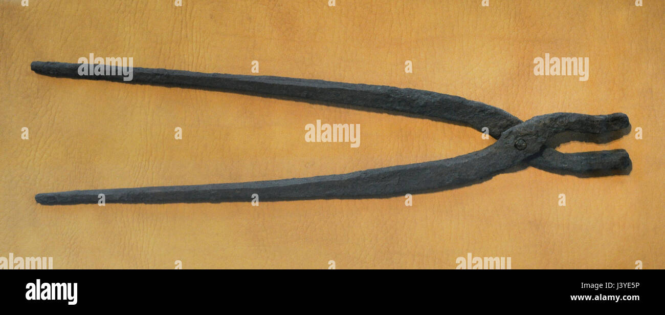 Tong hi-res stock photography and images - Alamy