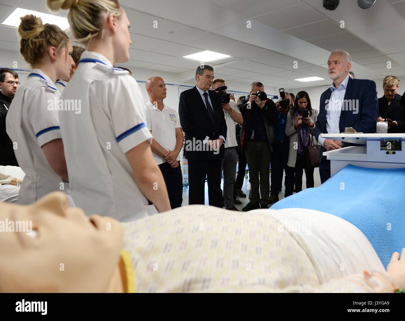 Labour leader Jeremy Corbyn meets nursing students at the University of ...