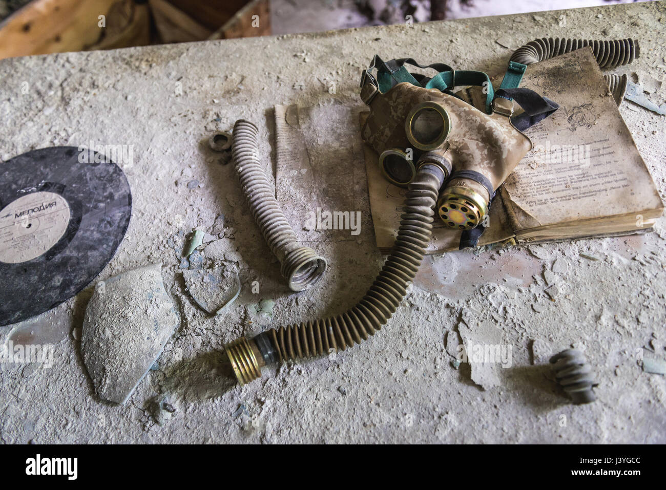 Ukraine gas mask hi-res stock photography and images - Alamy