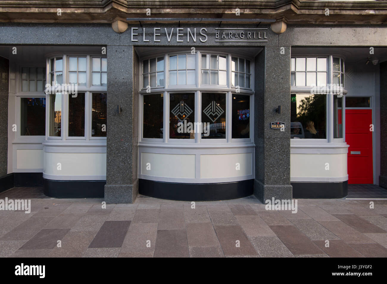 Real sports bar hi-res stock photography and images - Alamy