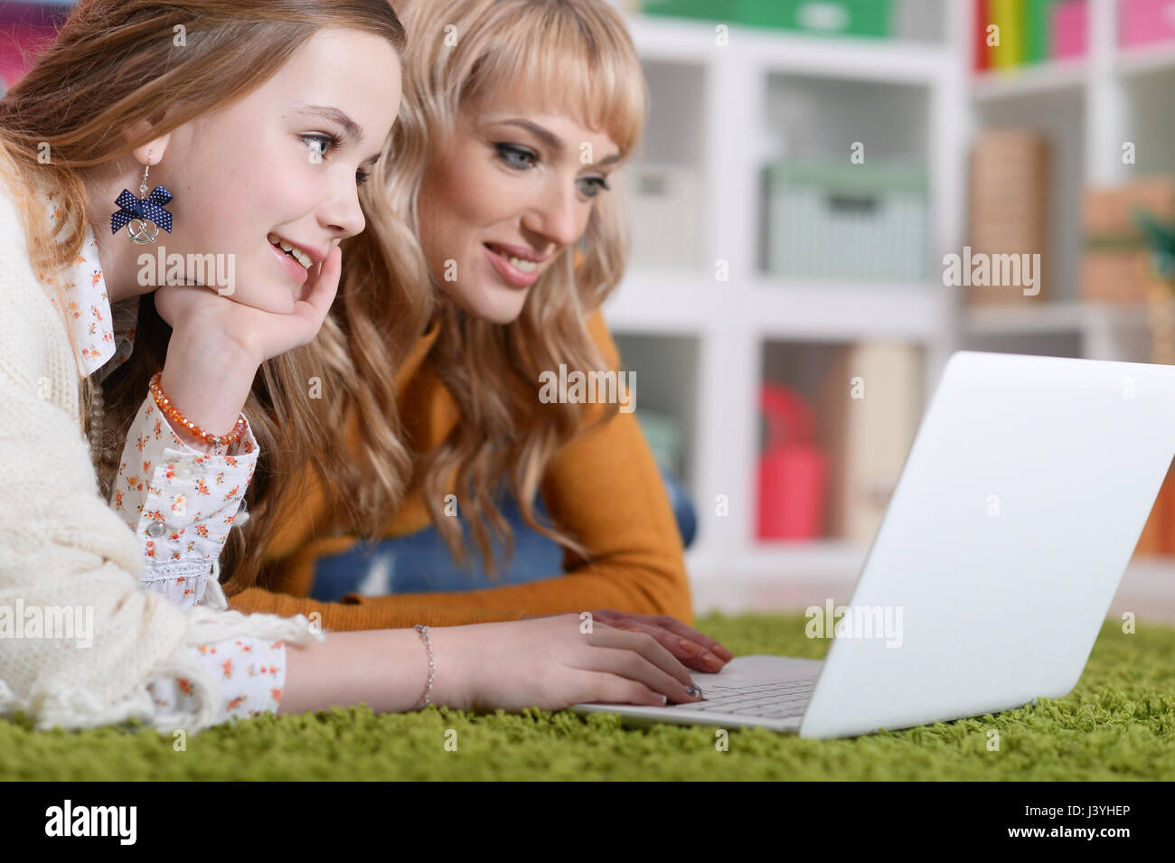 Lie on the carpet hi-res stock photography and images - Alamy