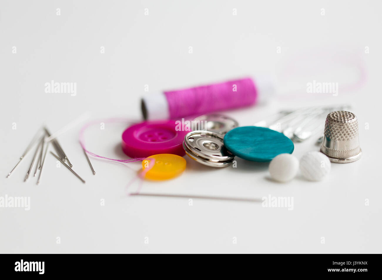 Sewing thread needles pins hi-res stock photography and images - Alamy