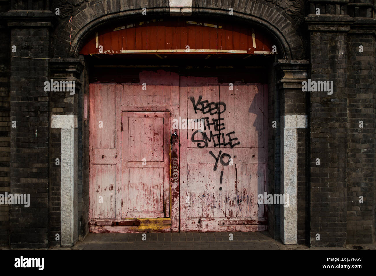 Keep the Smile – Graffiti on a Wooden Gate in Beijing, China Stock ...