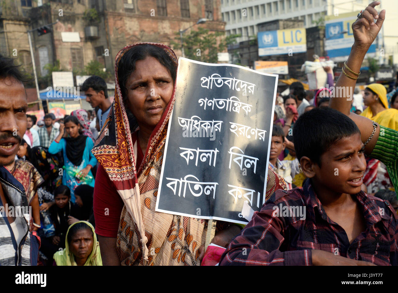 Bhangar, India. 8th May, 2017. Activists from Bhangar rallied with ...