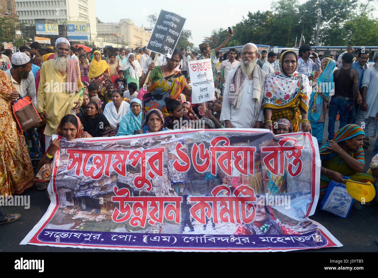 Bhangar, India. 8th May, 2017. Activists from Bhangar rallied with ...