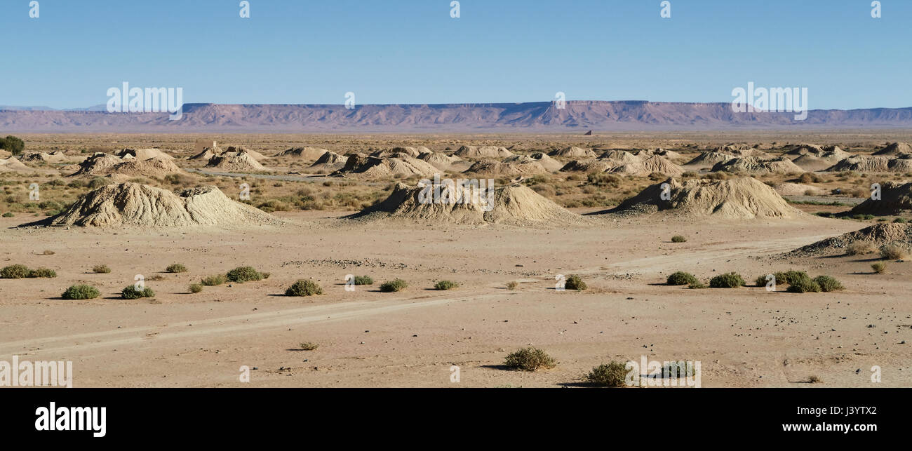Water well in Sahara Desert, Morocco, Africa Stock Photo - Alamy