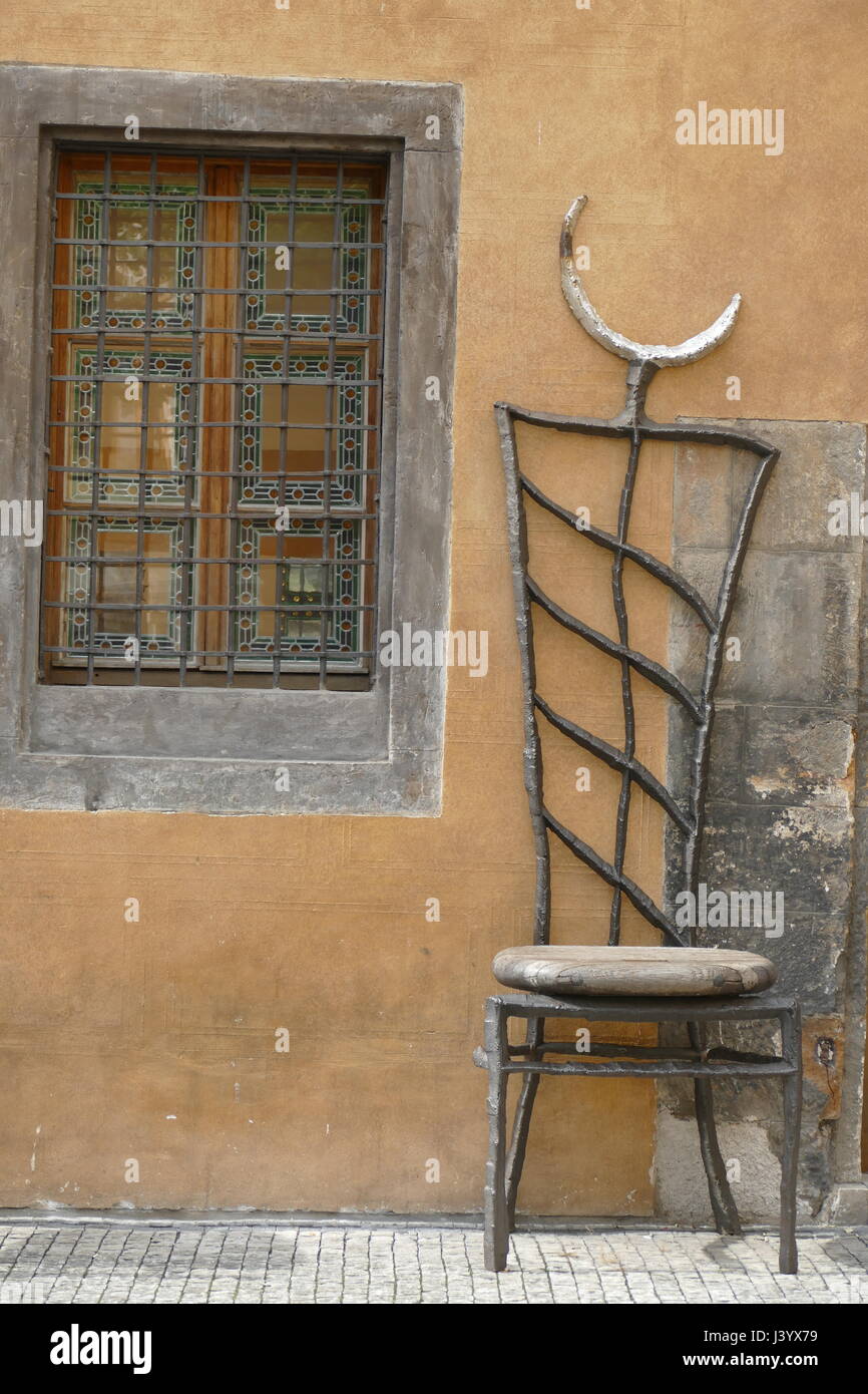 Oversized moon hi-res stock photography and images - Alamy