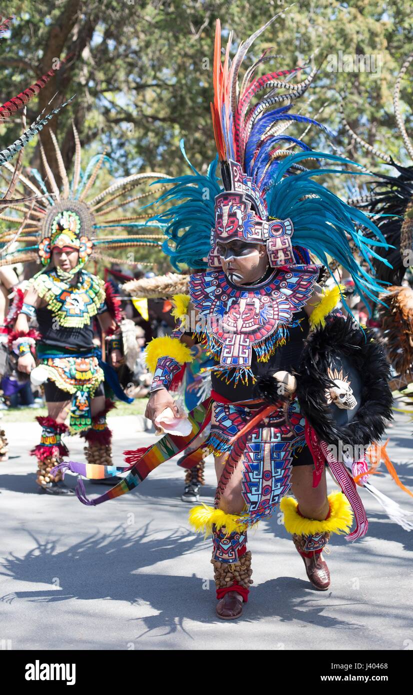 Aztec costume hi-res stock photography and images - Alamy