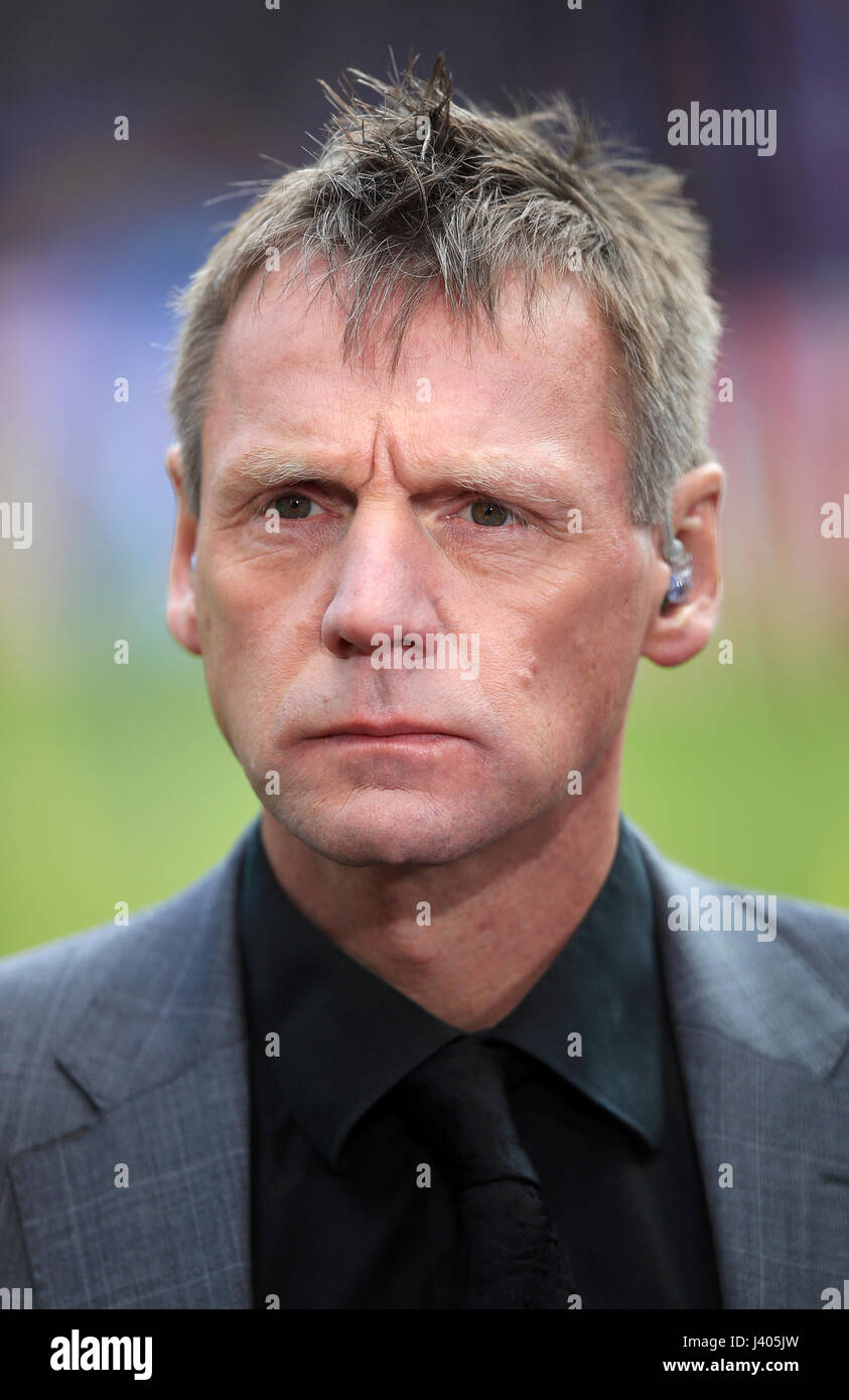 Former nottingham forest player hi-res stock photography and images - Alamy