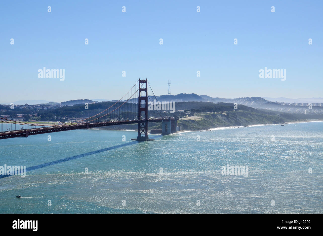 View of the San Francisco's Golden Gate Bridge from the Battery Spencer ...