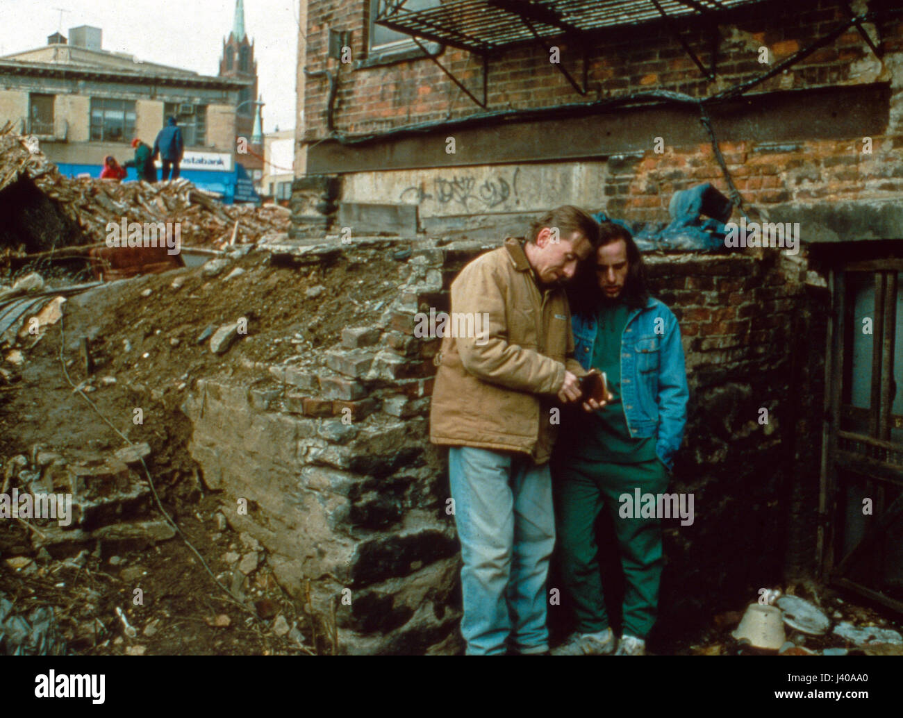 Jumpin' At The Boneyard, aka: Manny und Dan - Leben und Sterben in der ...