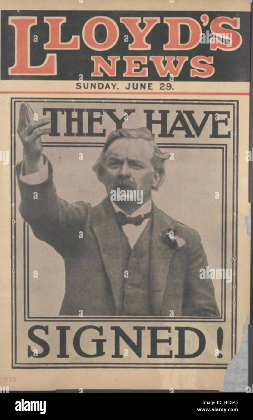 LLoyd's News Placard announcing Versailles signing Stock Photo - Alamy