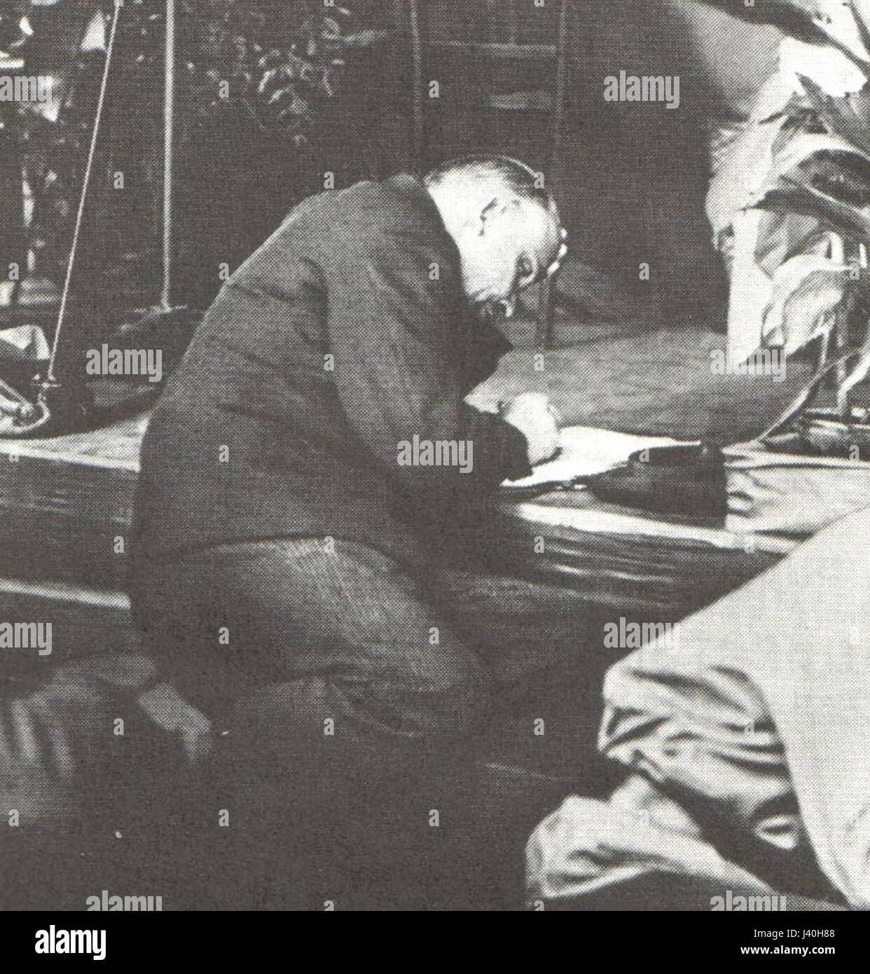 This 1921 image of Lenin captures a key moment in Soviet history ...