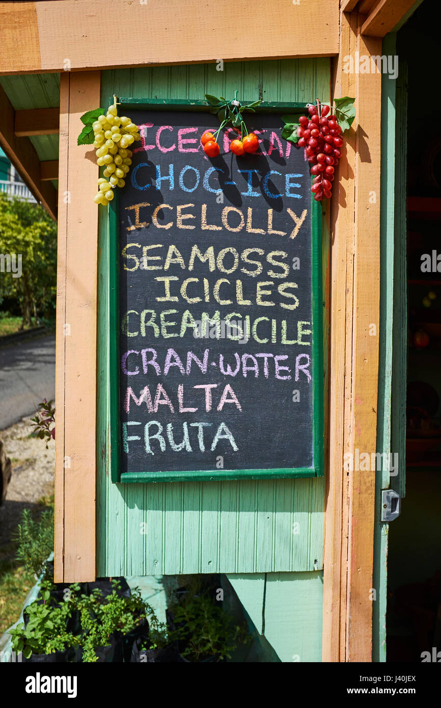 Small grocery shop indian hi-res stock photography and images - Alamy