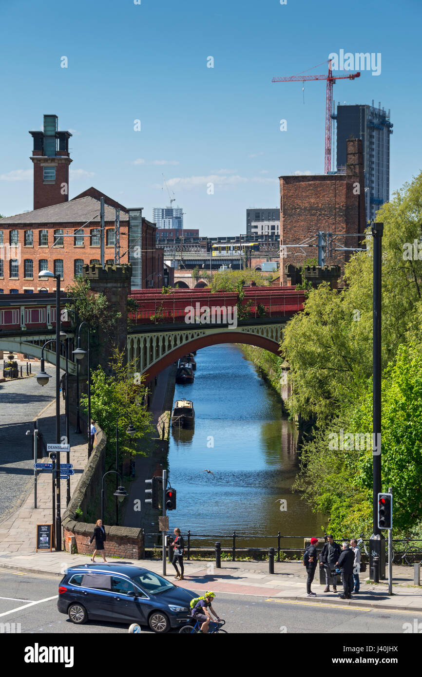 The Rochdale canal between Deansgate Locks and Castlefield, Manchester ...