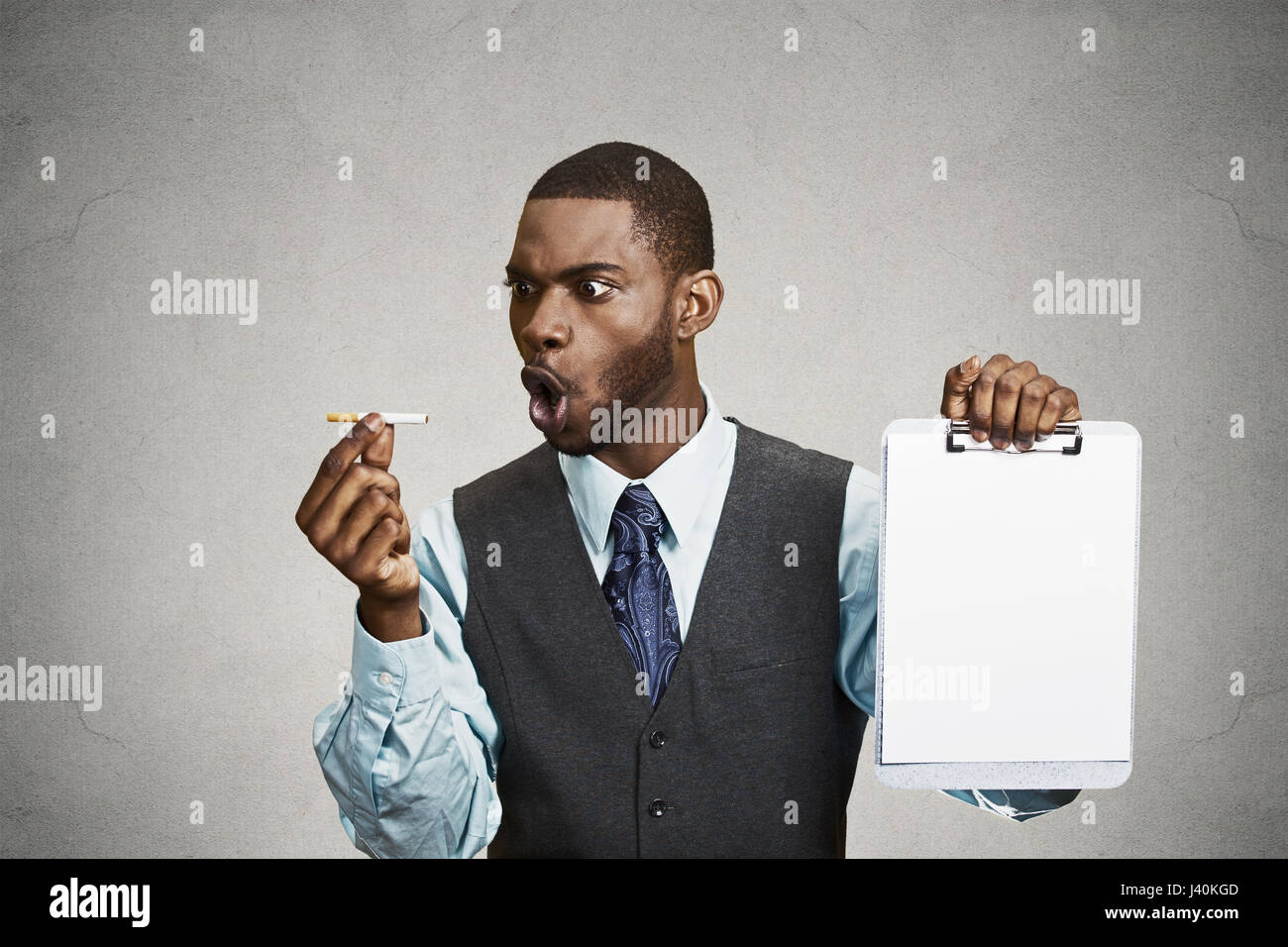 Hand paper crush hi-res stock photography and images - Alamy