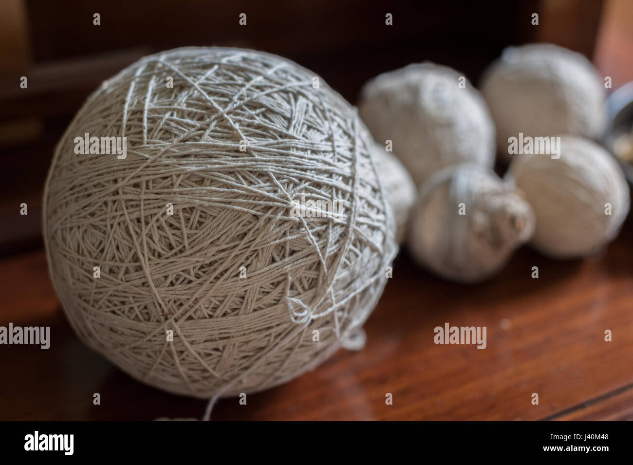 String balls hi-res stock photography and images - Alamy