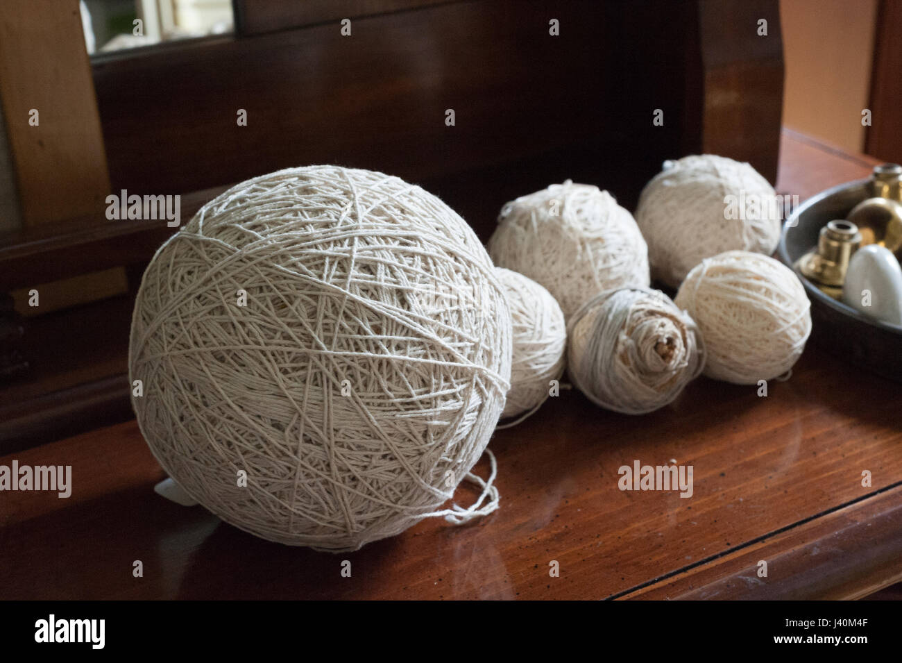 String balls hi-res stock photography and images - Alamy