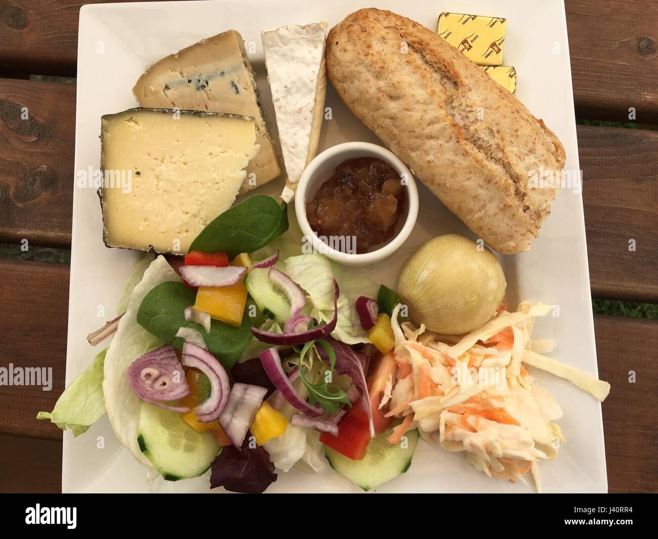 English ploughmans lunch hi-res stock photography and images - Alamy