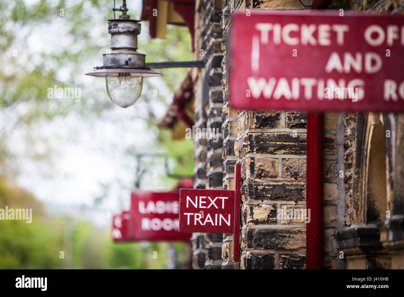 Haworth station sign hi-res stock photography and images - Alamy