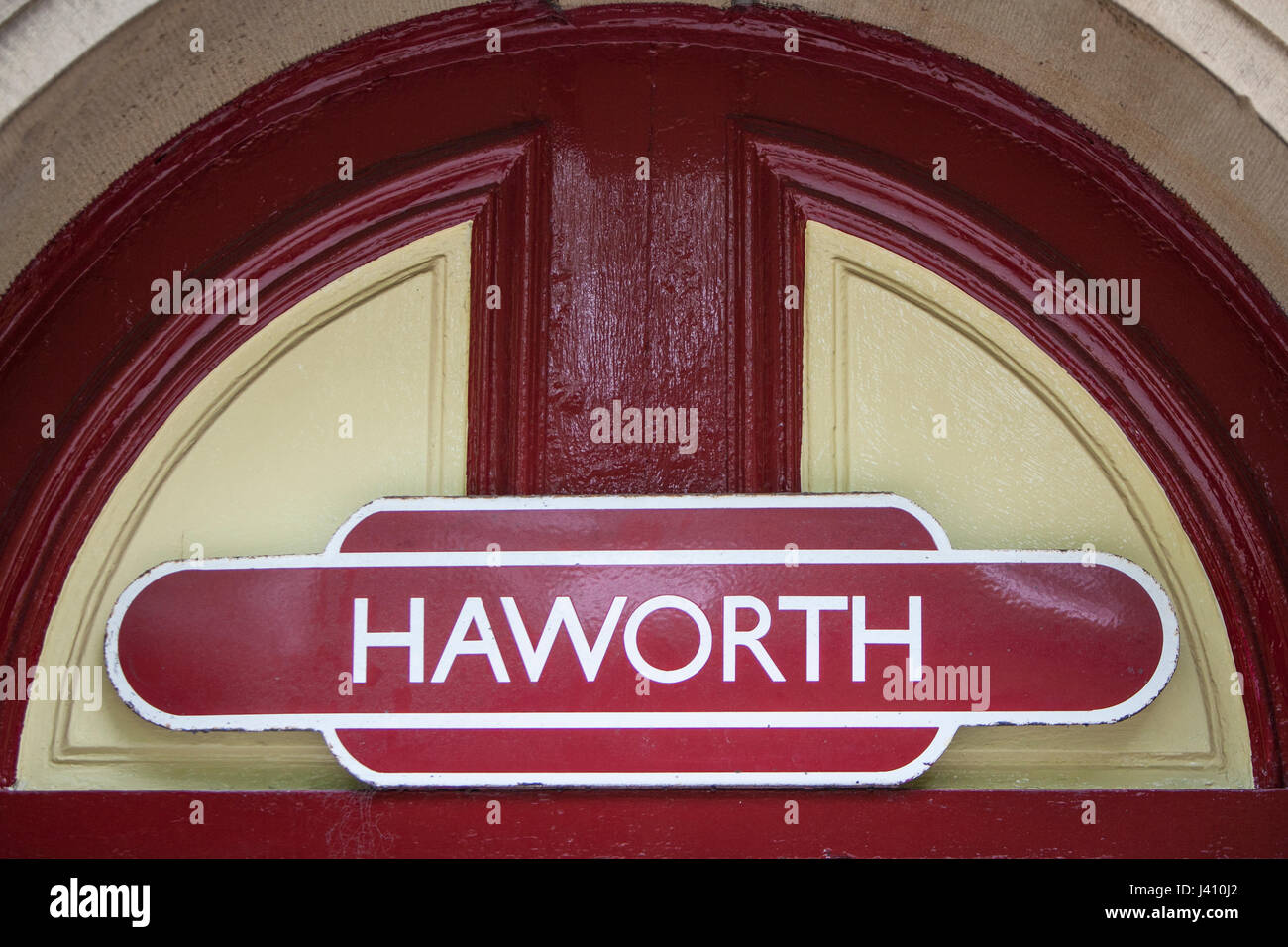 Haworth station sign hi-res stock photography and images - Alamy