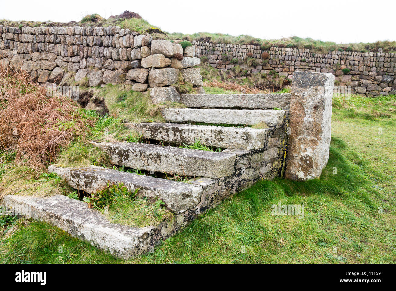 Stone wall and steps hi-res stock photography and images - Alamy