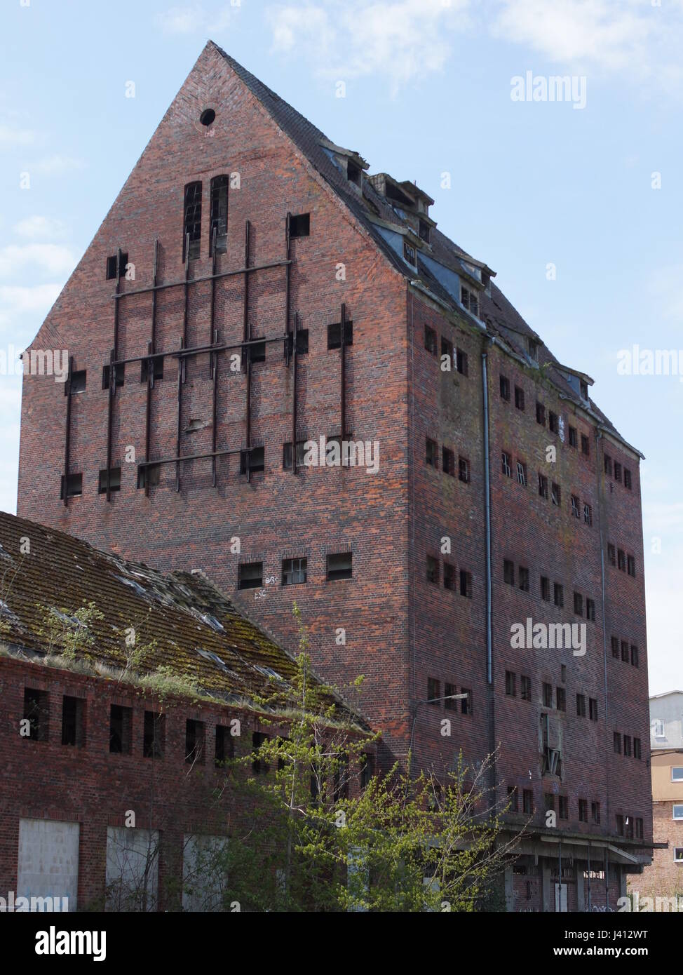 East germany building hi-res stock photography and images - Alamy