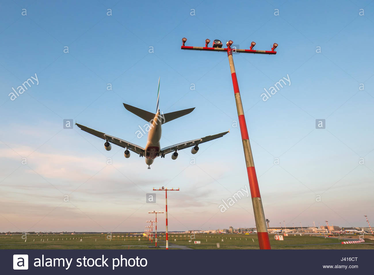 Flight Path Stock Photos & Flight Path Stock Images - Alamy