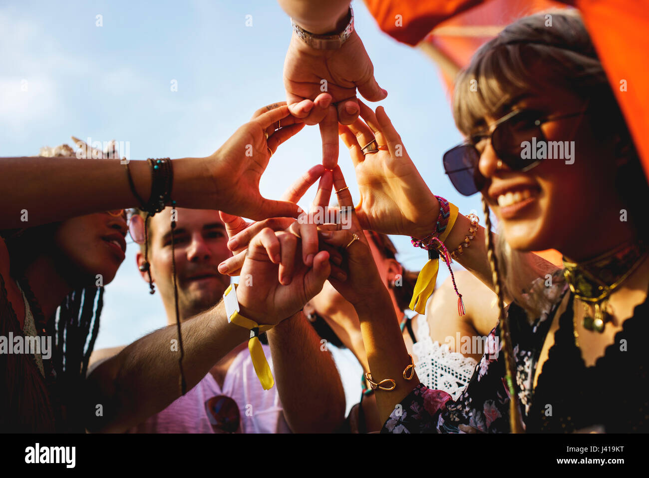 People making a peace sign hi-res stock photography and images - Alamy