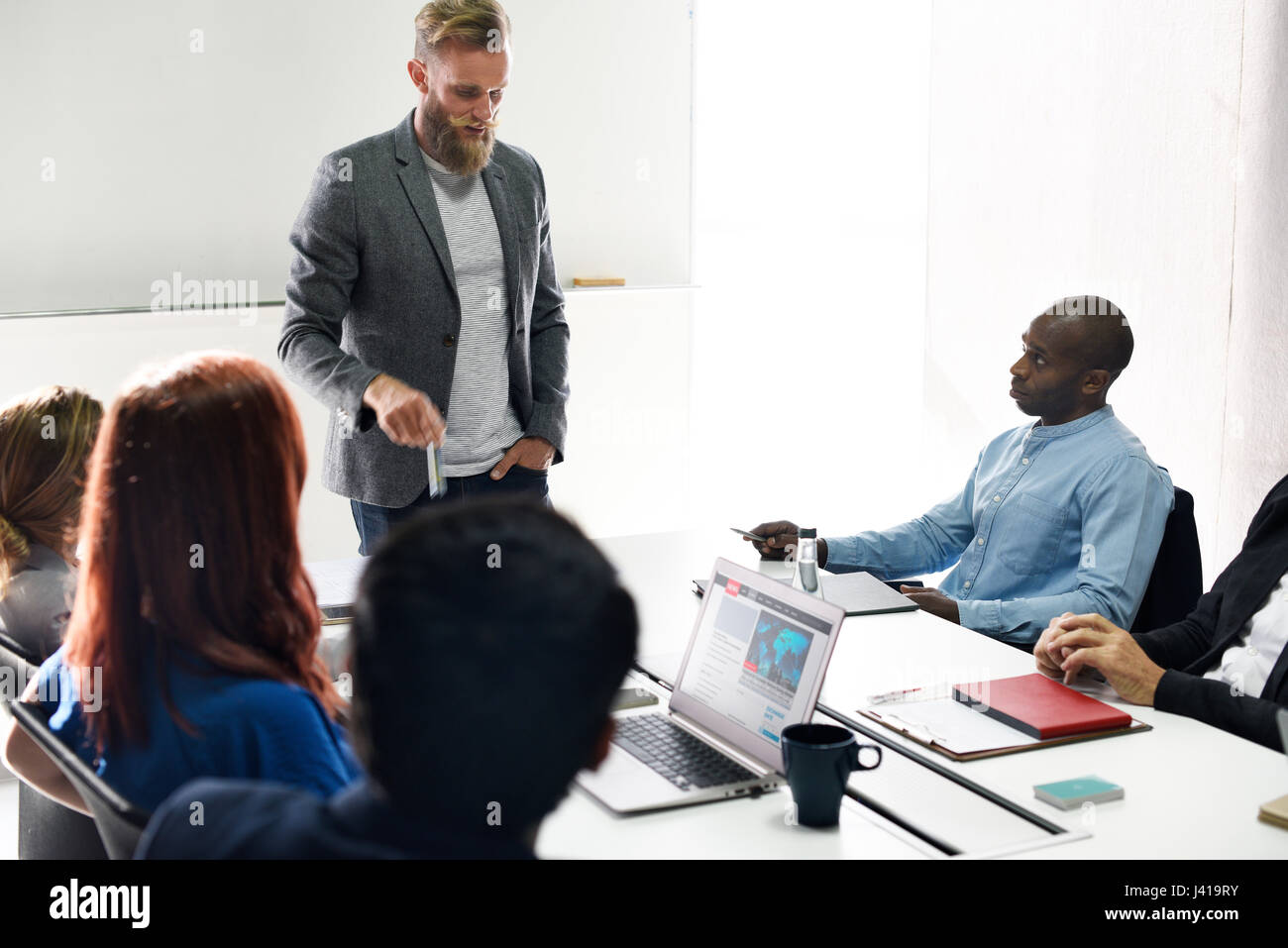 Coworking laptop thinking business hi-res stock photography and images ...