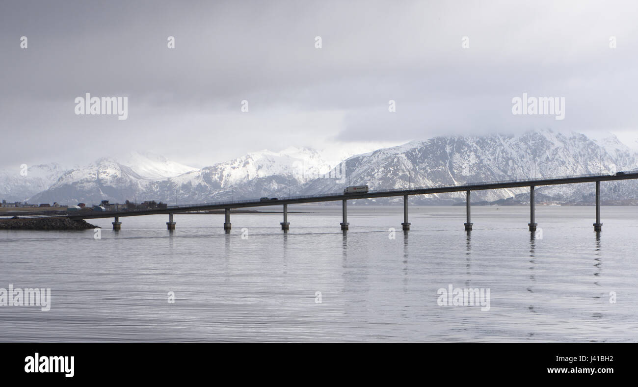 Traffic crosses hi-res stock photography and images - Alamy