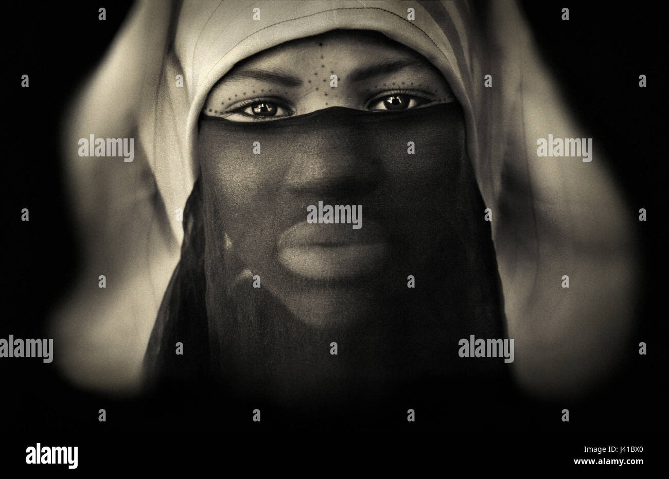 Muslim veil woman hi-res stock photography and images - Alamy