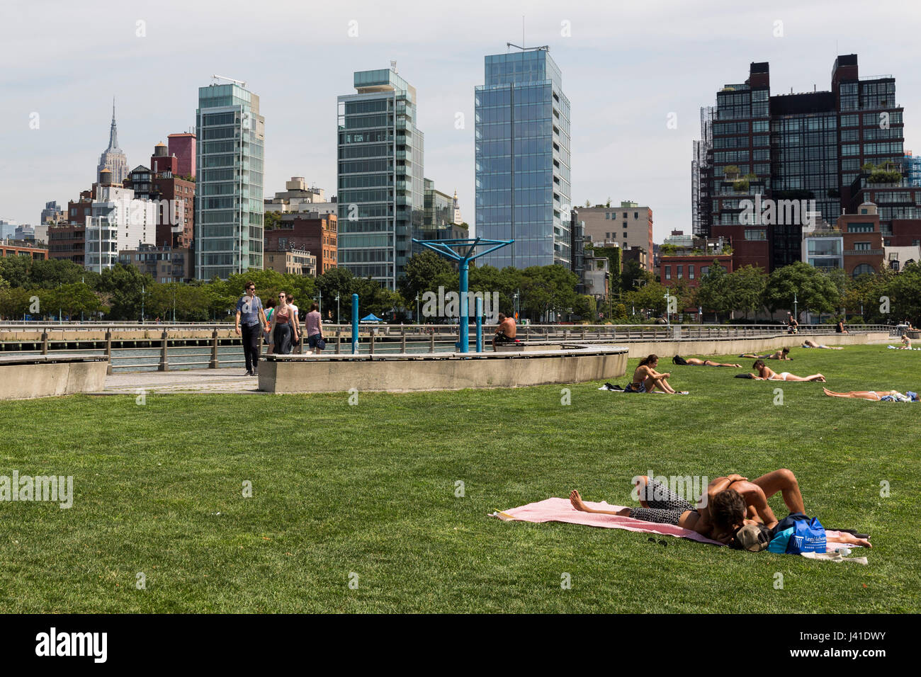 Hudson river park christopher street pier hi-res stock photography and ...