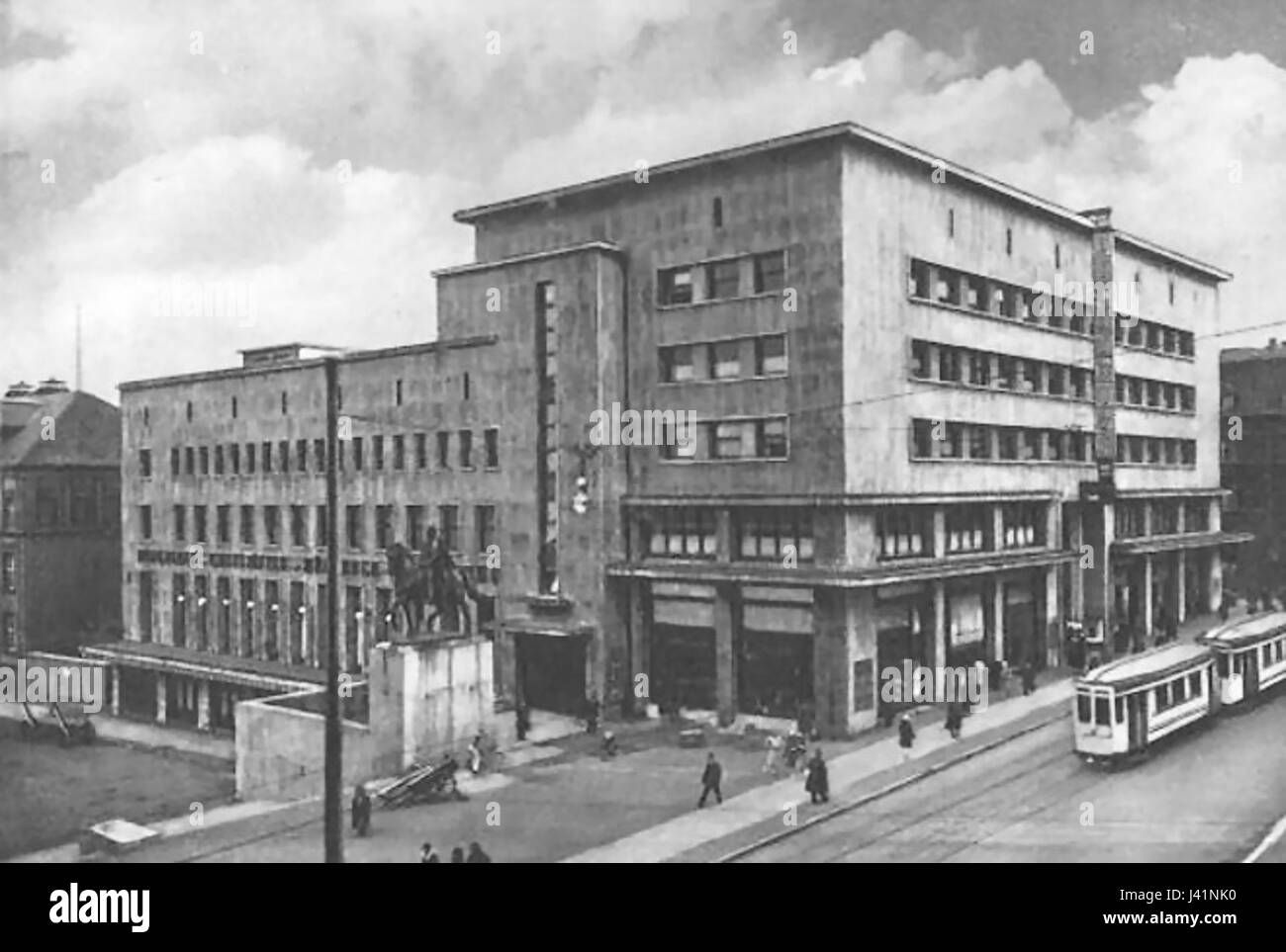 Weimar republic theater berlin hi-res stock photography and images - Alamy
