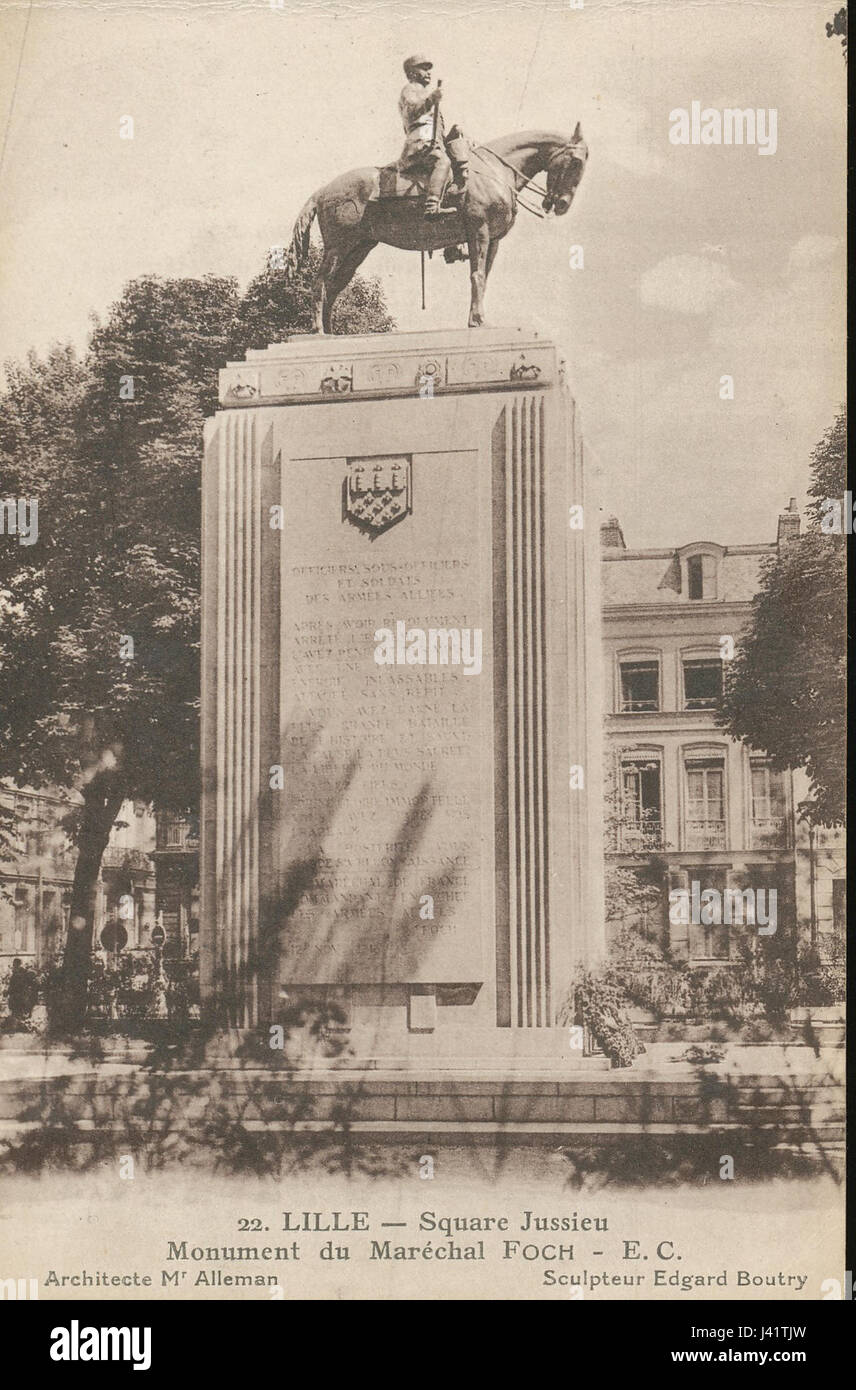 Foch square hi-res stock photography and images - Alamy