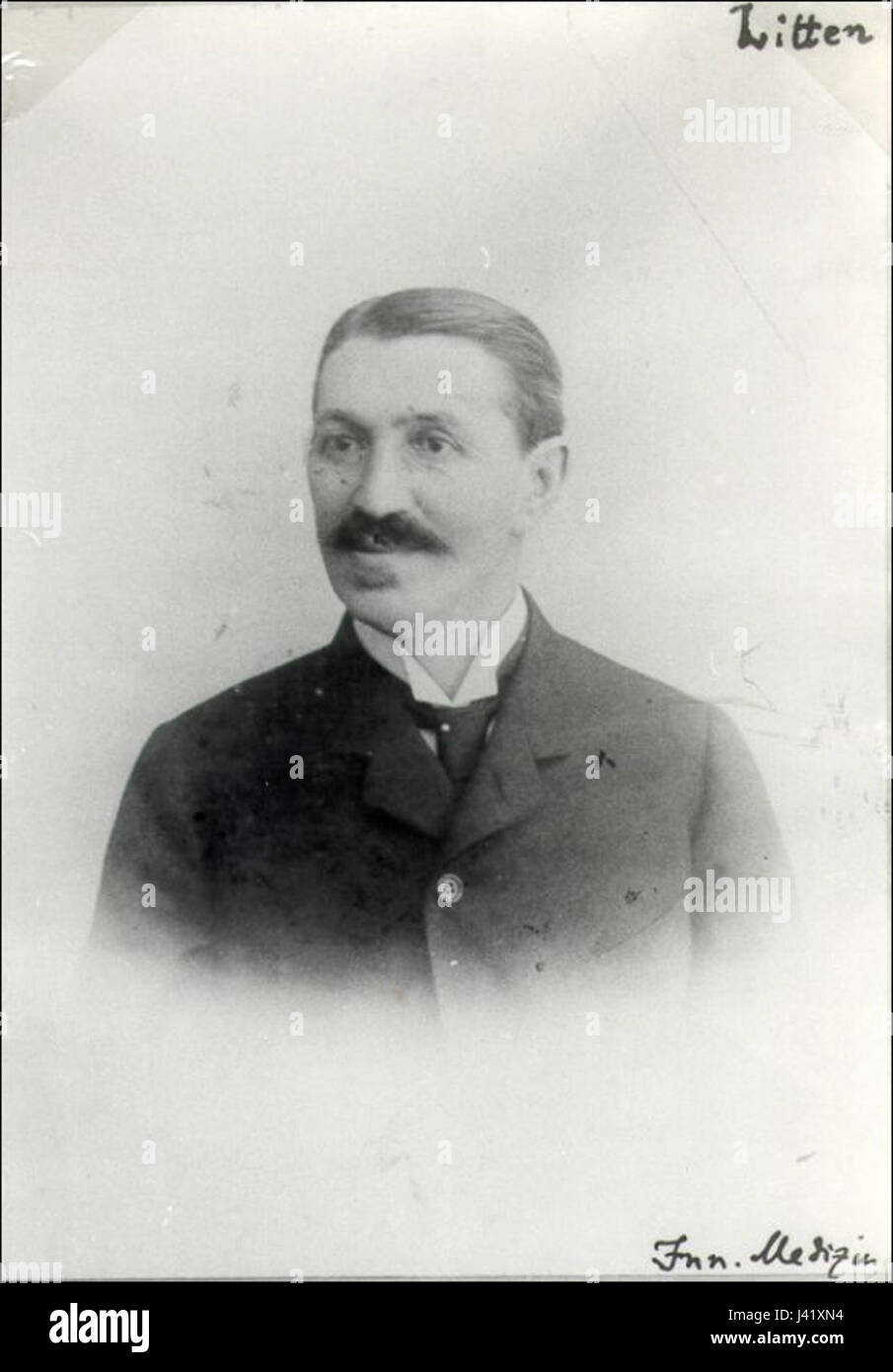 Litten hi-res stock photography and images - Alamy