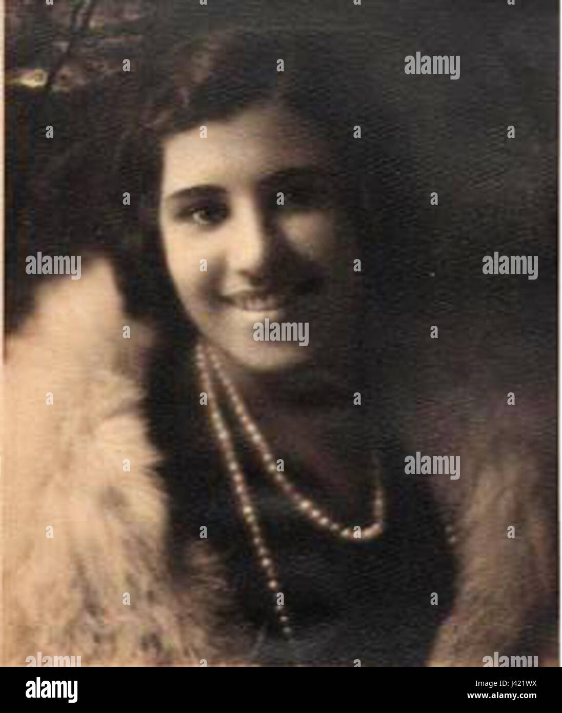 Lucy de hi-res stock photography and images - Alamy