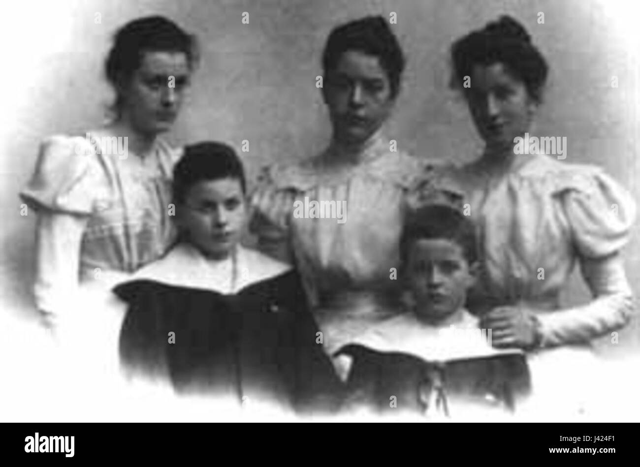 Ludwig Wittgenstein siblings Stock Photo - Alamy
