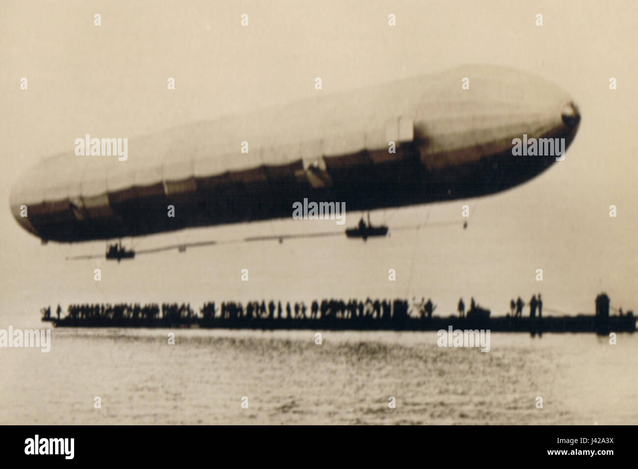 Lz airship hi-res stock photography and images - Alamy