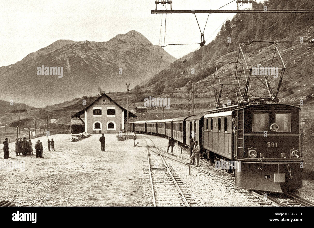The 'Lavin Bahnhof' is a historic photograph from 1913 depicting the ...