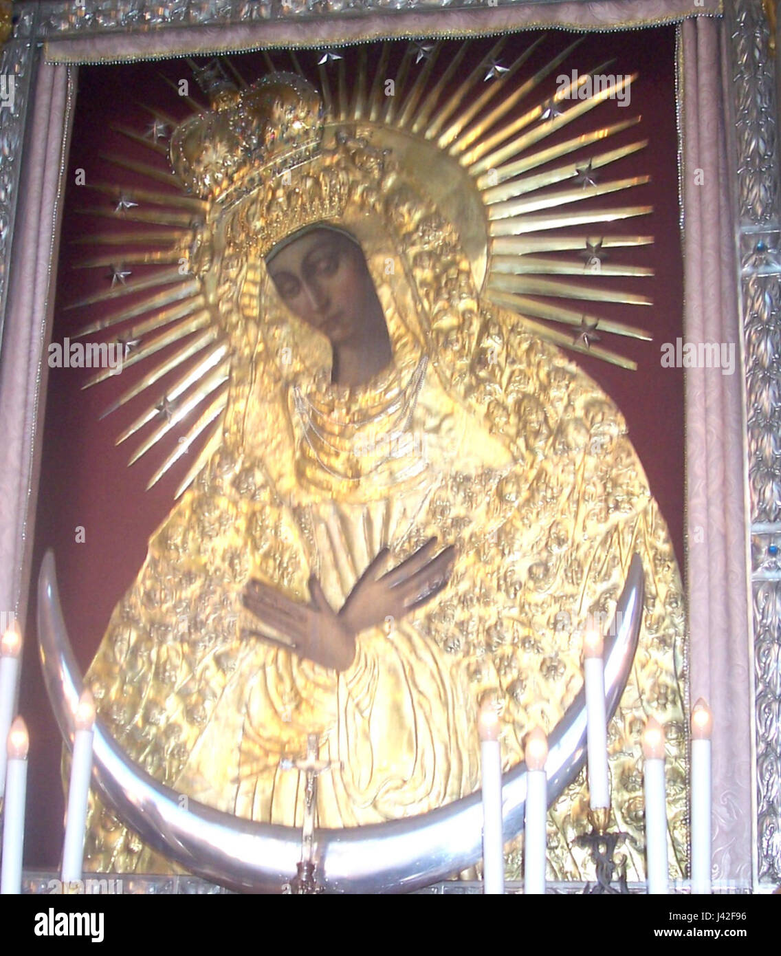 Matka boska ostrobramska hi-res stock photography and images - Alamy