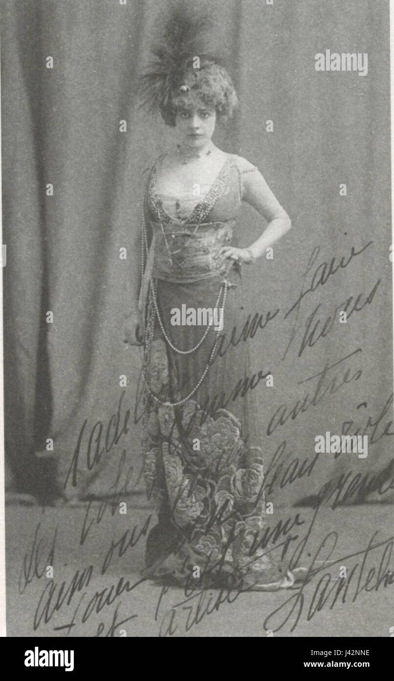 Madeleine vionnet designer hi-res stock photography and images - Alamy