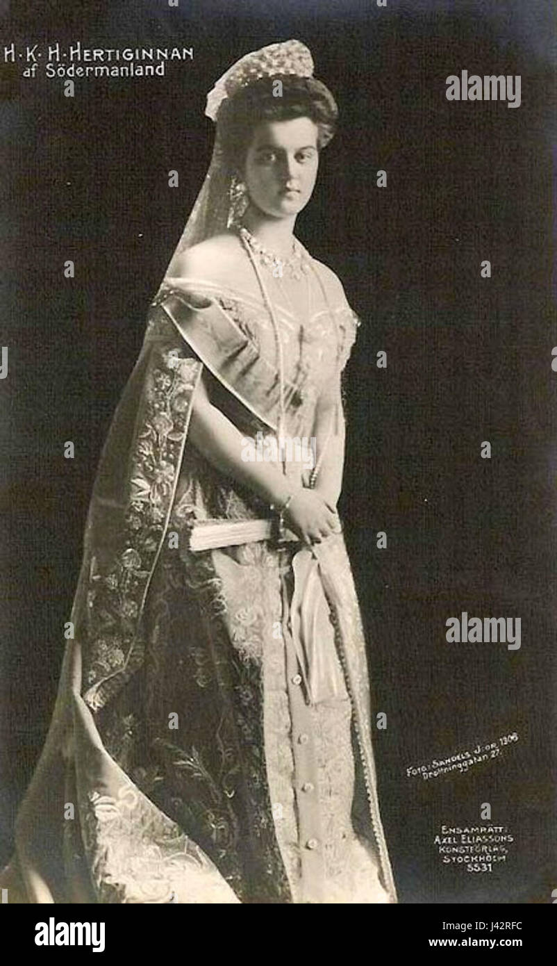 Swedish royal family portrait hi-res stock photography and images - Alamy