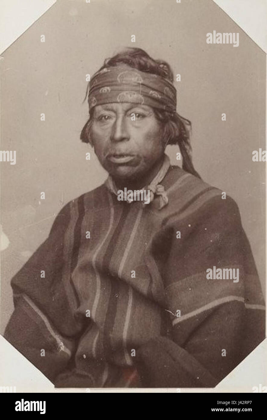 Chile indigenous people mapuche hi-res stock photography and images - Alamy