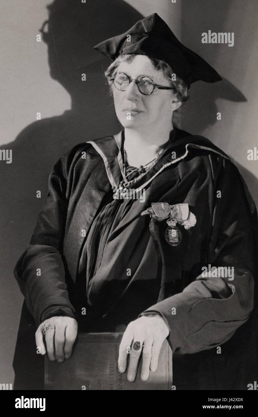 Baylis hi-res stock photography and images - Alamy