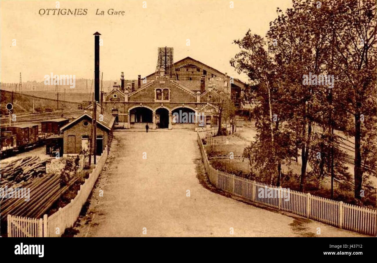 La Gare d'Ottignies et acces Stock Photo - Alamy
