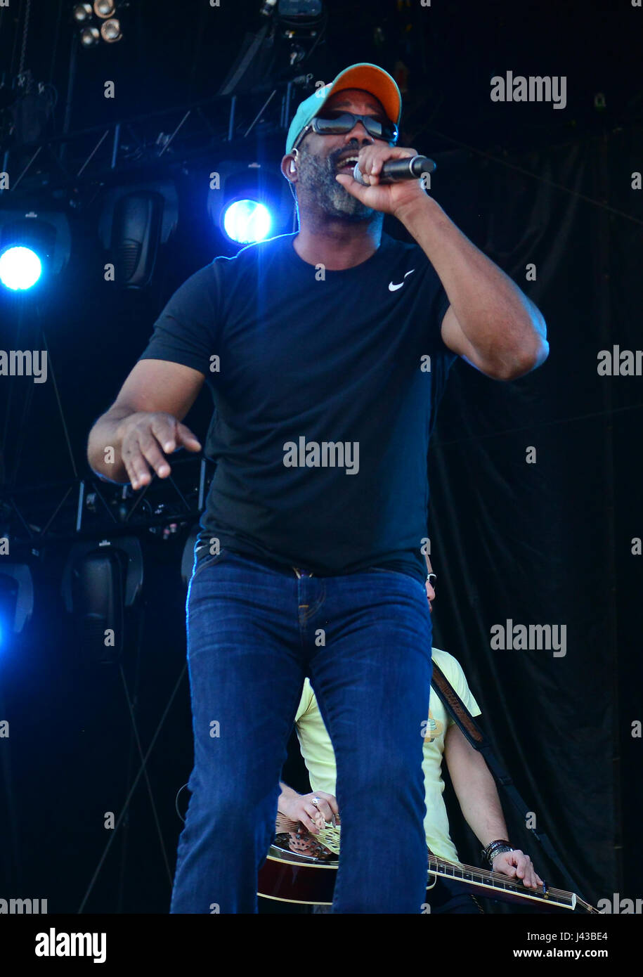 Darius Rucker performs during the Rock the Ocean's Tortuga Music ...