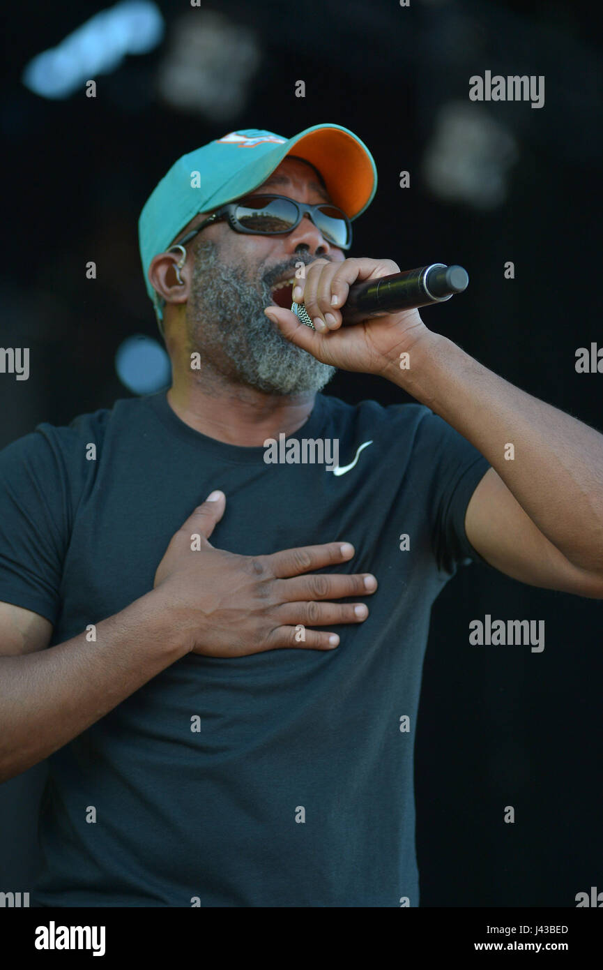 Darius Rucker performs during the Rock the Ocean's Tortuga Music ...