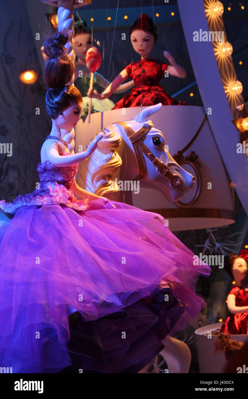 Dolls in the shop window of a store in Paris (France Stock Photo - Alamy